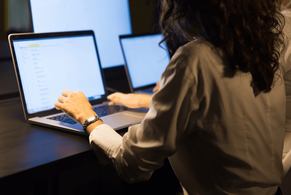 【2026年最新】企業データベースおすすめ9選！選び方や成功事例をご紹介 - GENIEE's library